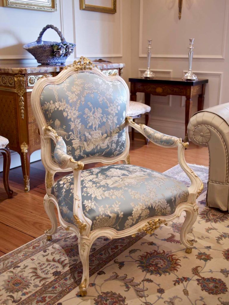 Classic Louis French interior design - Christophe Living