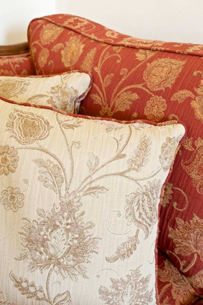 French classic interior design for an elegant apartment - Christophe Living