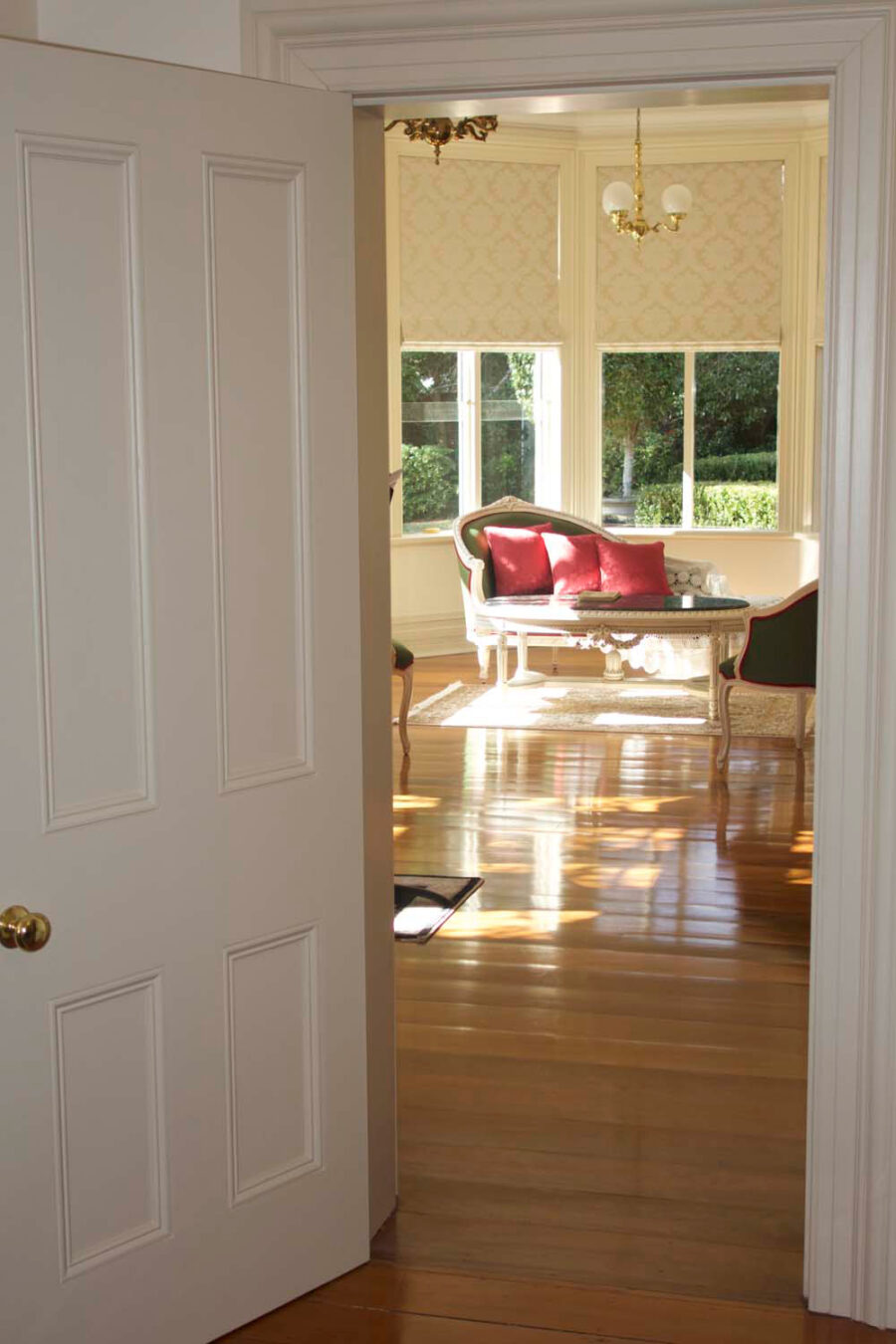 French classic interior decor - Christophe Living